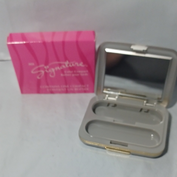 Mary Kay | Makeup | Signature Color Compact Case With Mirror Mary Kay ...
